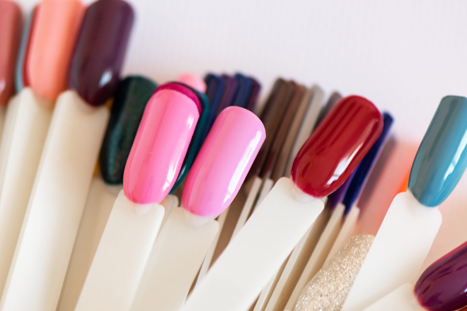 Tendencias y colores de uñas para 2025 - Structure Nail